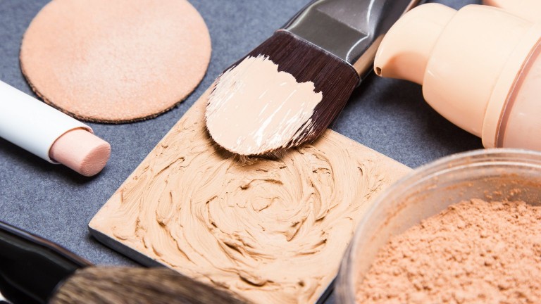 How to match foundation to skin type? Types of makeup foundations